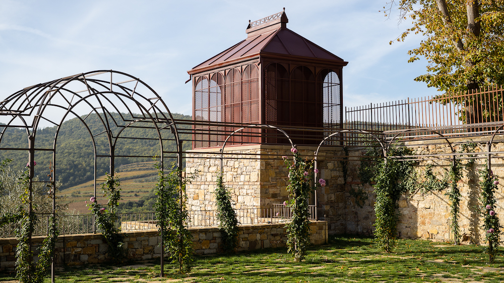 THE BORGO’S ROSES | Vignamaggio